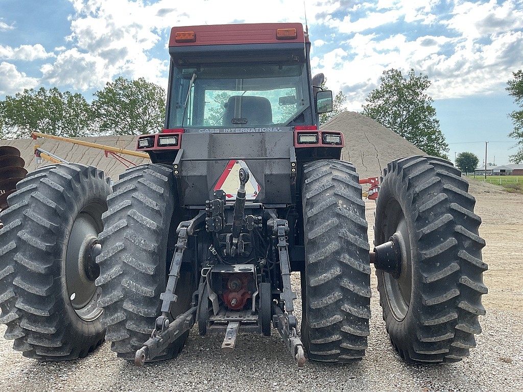 Case IH 7220 Magnum MFWD Tractor