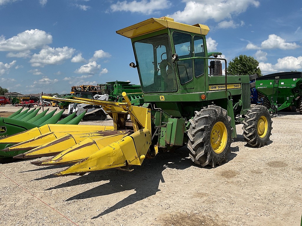 John Deere 5400 Self-Propelled 4WD Forage Chopper