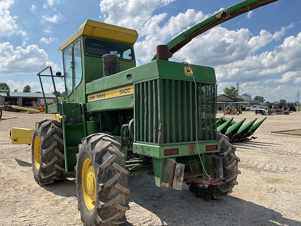 John Deere 5400 Self-Propelled 4WD Forage Chopper
