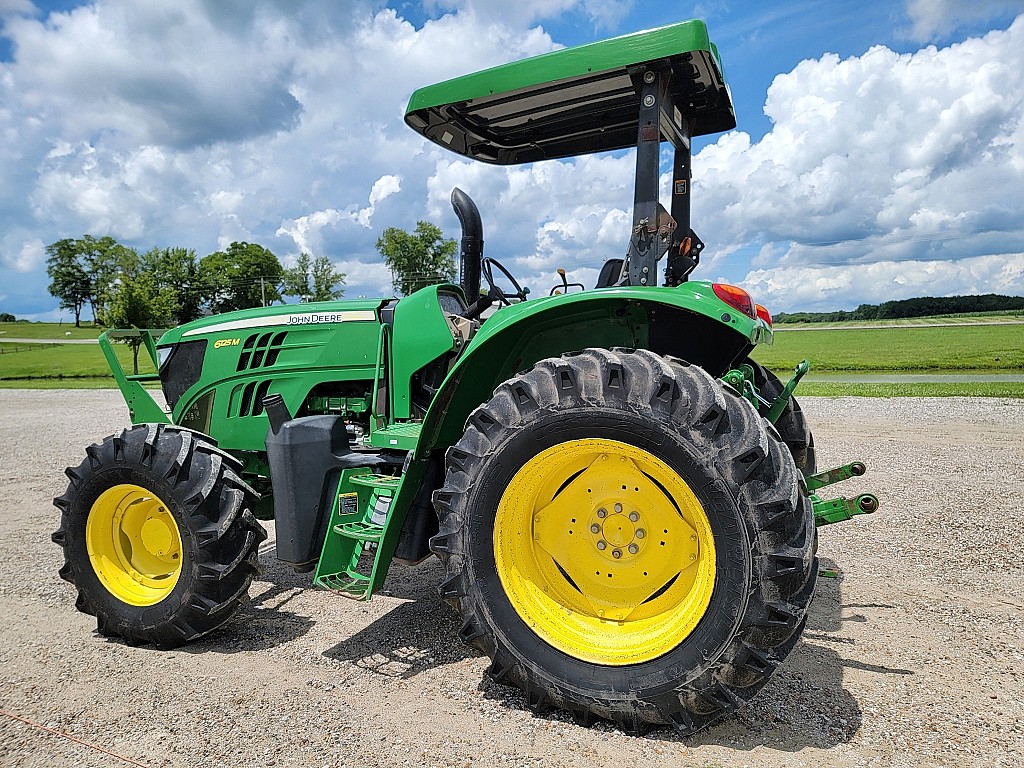 2013 John Deere 6125M Tractor