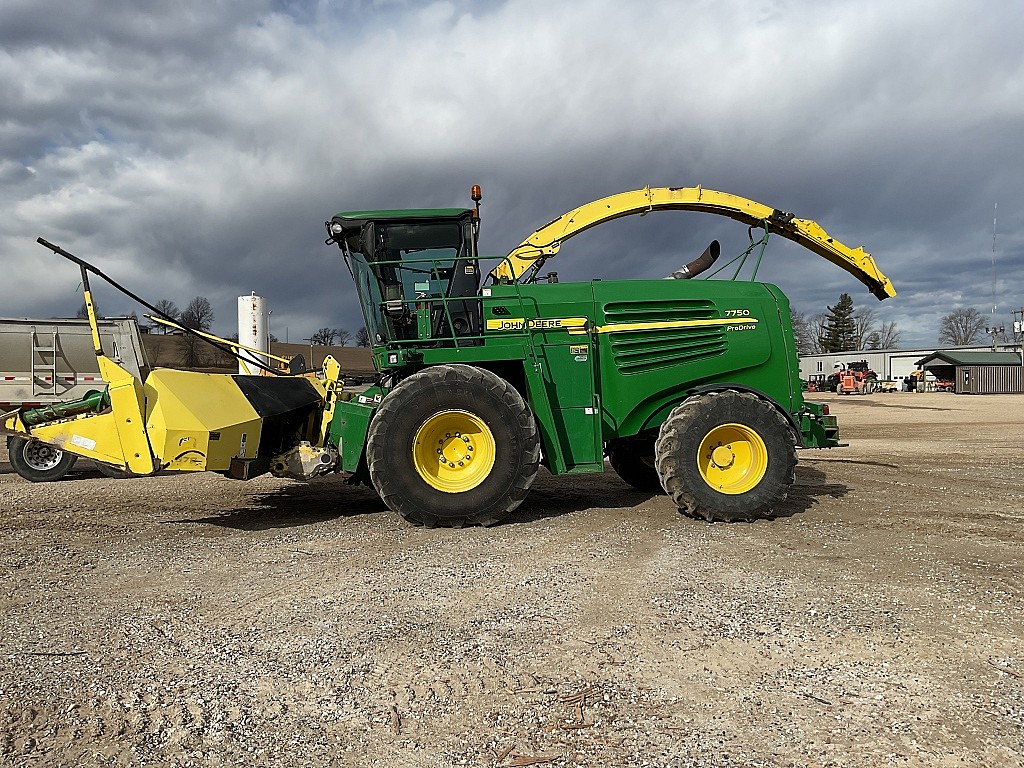 John Deere 7750 4x4 Self-propelled Forage Chopper