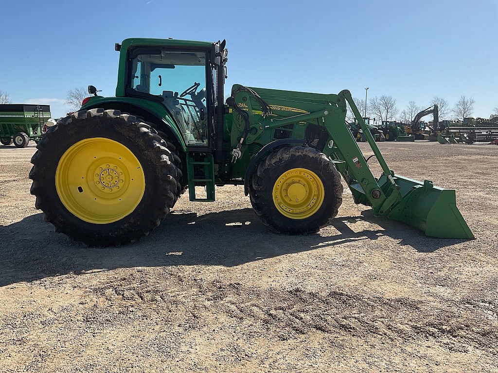 John Deere 7330 Premium MFWD Tractor