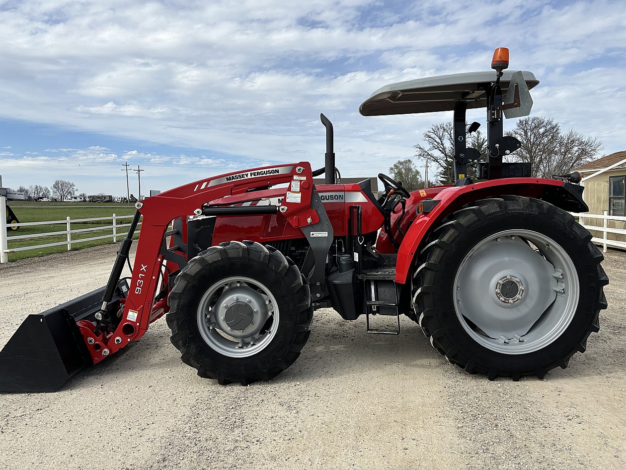 2016 Massey Ferguson 4708 MFWD Tractor