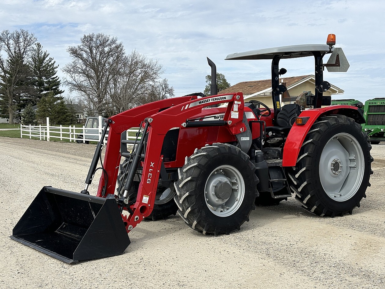 2016 Massey Ferguson 4708 MFWD Tractor